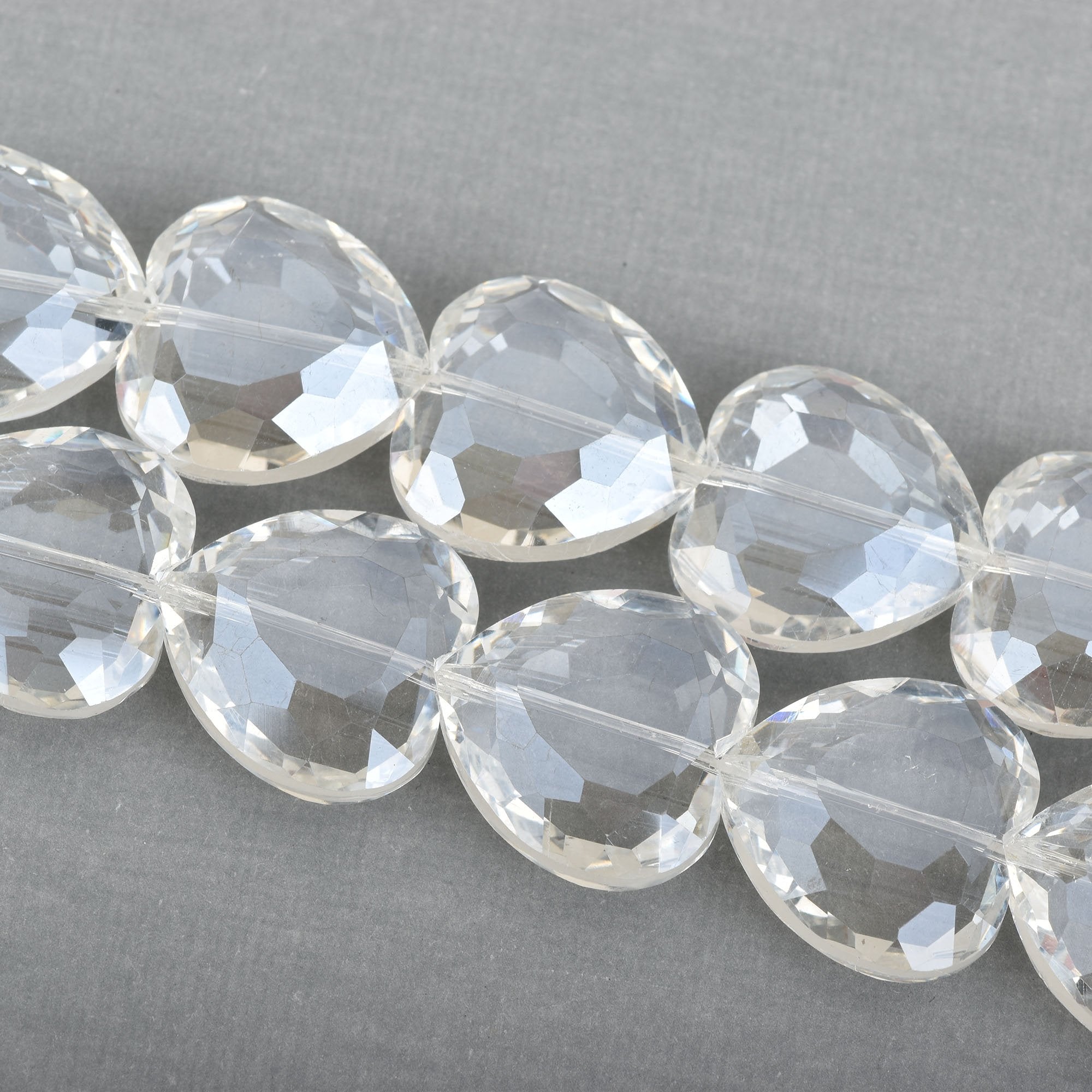 22mm Heart Beads Crystal CLEAR TRANSPARENT, 14 beads, bgl1638
