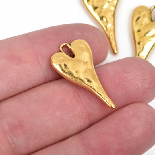 5 HEART Charms, hammered gold metal, stylized elongated heart, 27x14mm