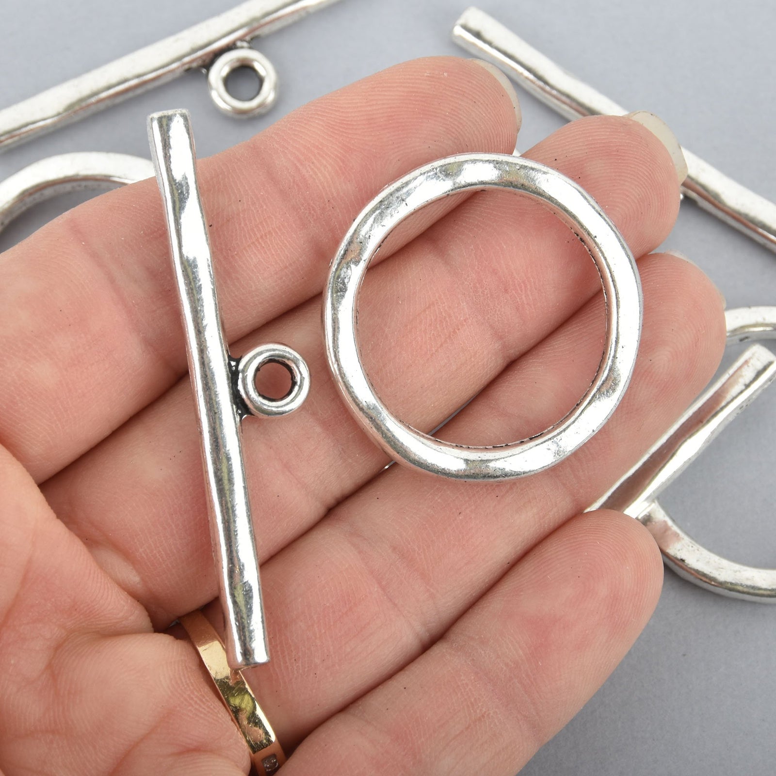 5 Sets Silver Toggle Clasps, large hammered metal silver plated, fcl02