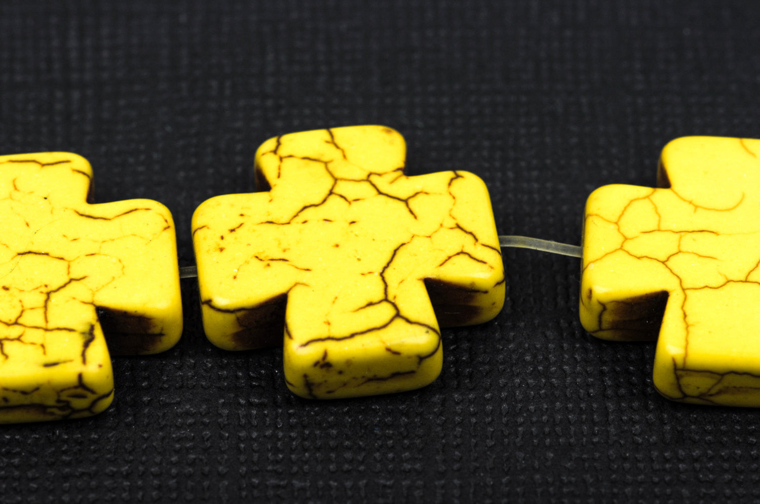 20mm Yellow Howlite MALTESE Cross Beads, full strand, 20 beads how0370